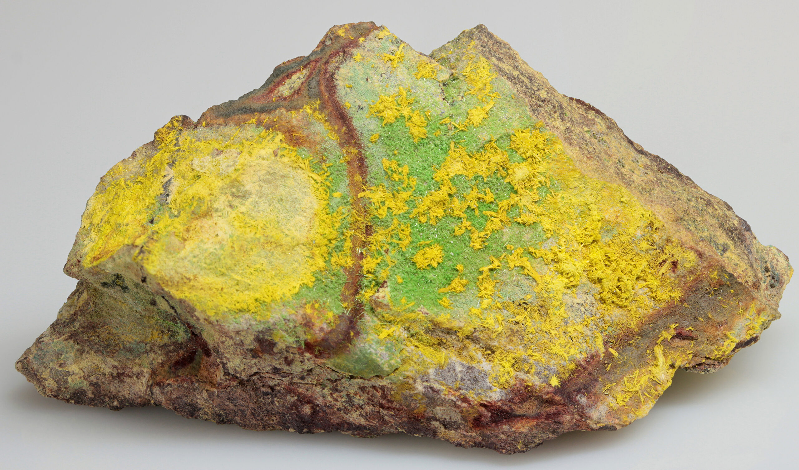 Schoepite, Rutherfordine, Cuprosklodowskite: Musonoi Mine, Kolwezi ...