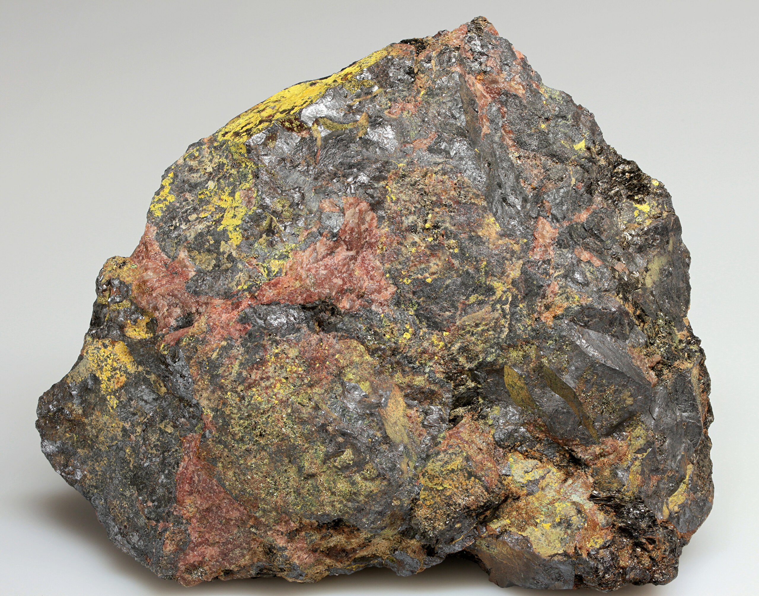 Davidite-(La), Carnotite: Radium Hill Mine, Radium Hill area, Pastoral ...