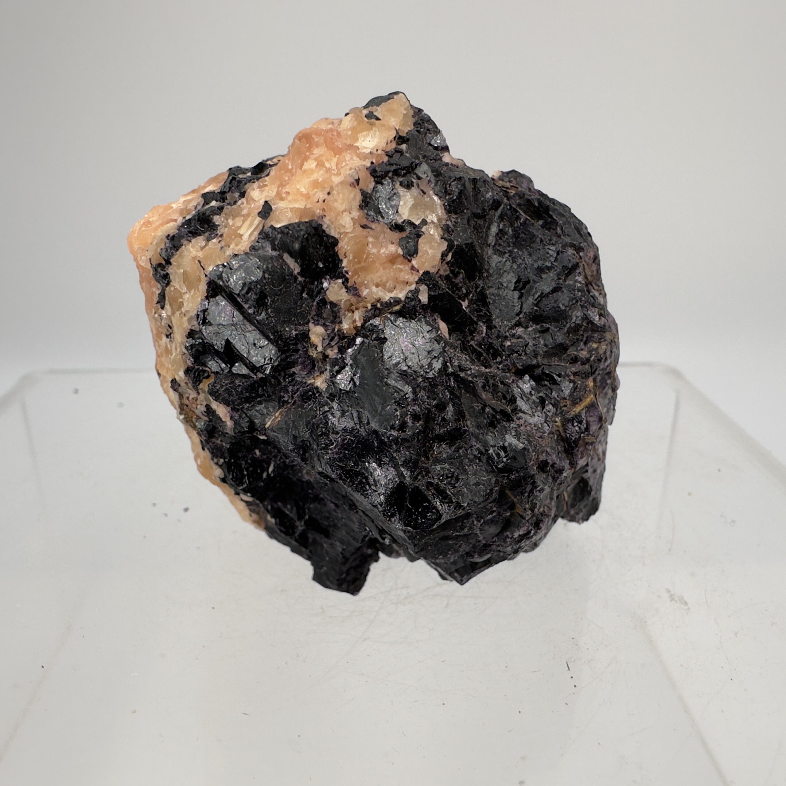 Thorite var. Uranothorite, Fluorite: Yates Mine, Otter Lake, Pontiac ...