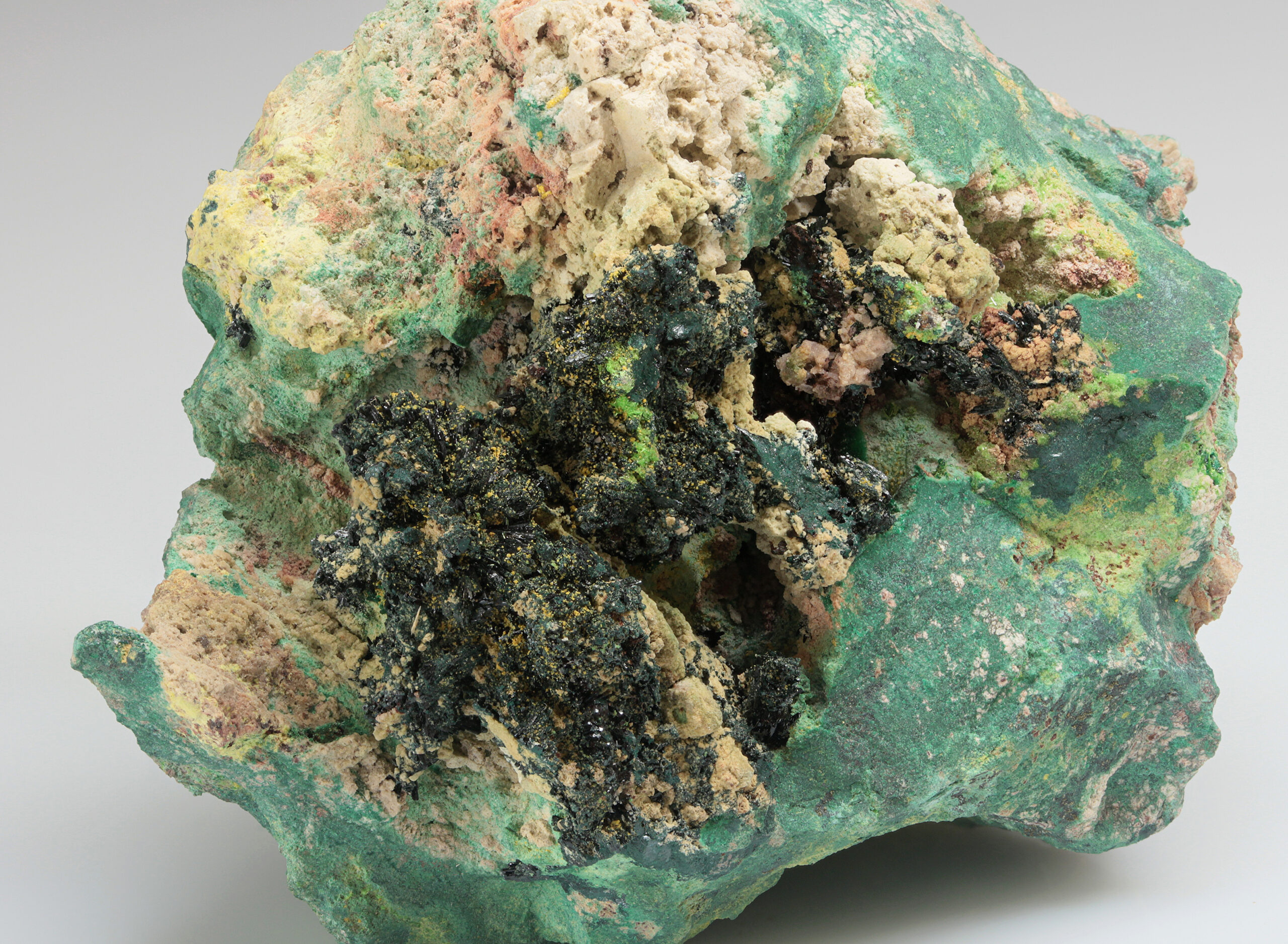 Kasolite, Vandenbrandeite, Cuprosklodowskite: Musonoi Mine, Kolwezi ...