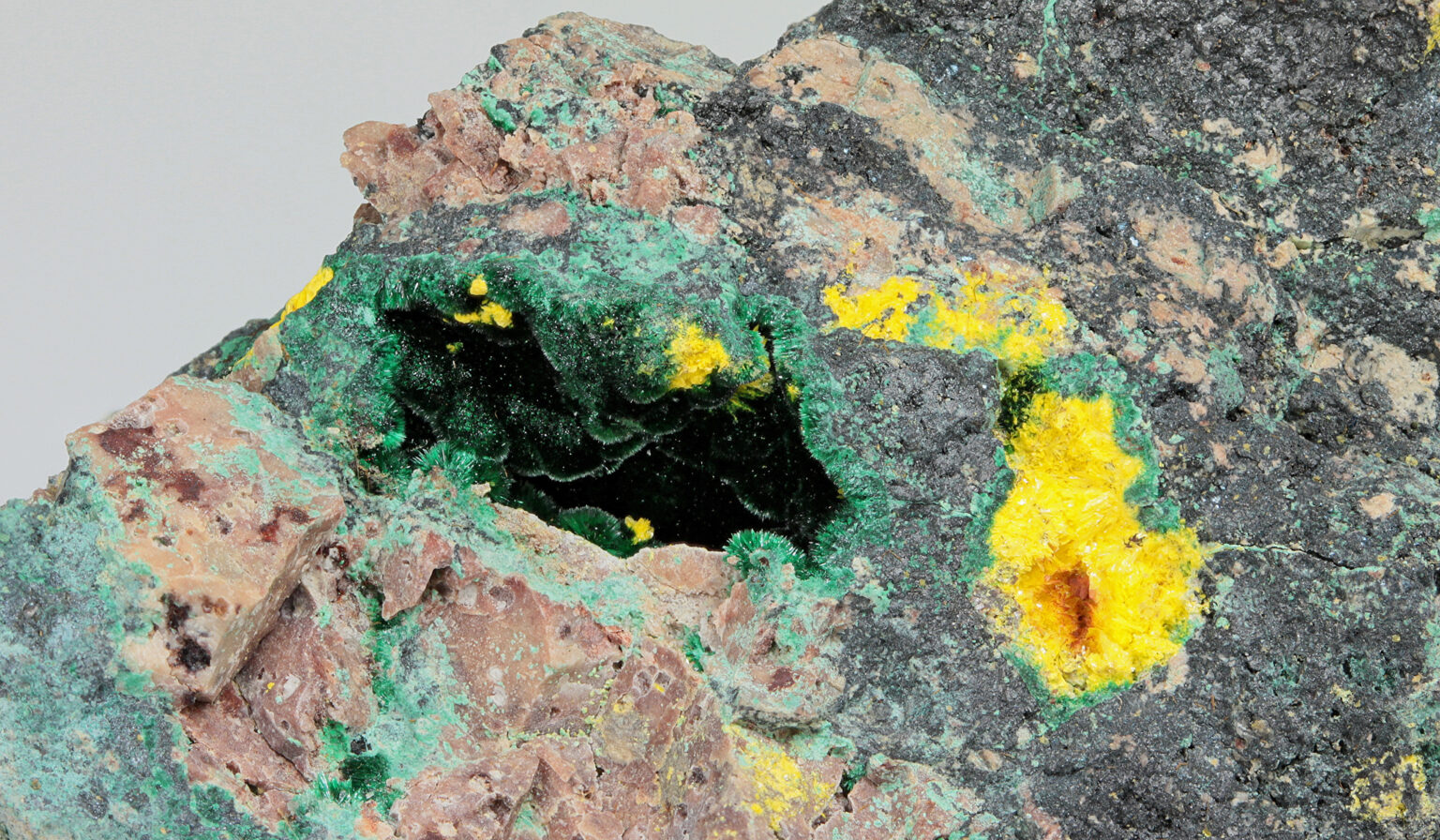 Guilleminite, Malachite: Musonoi Mine, Kolwezi, Mutshatsha, Lualaba, DR ...